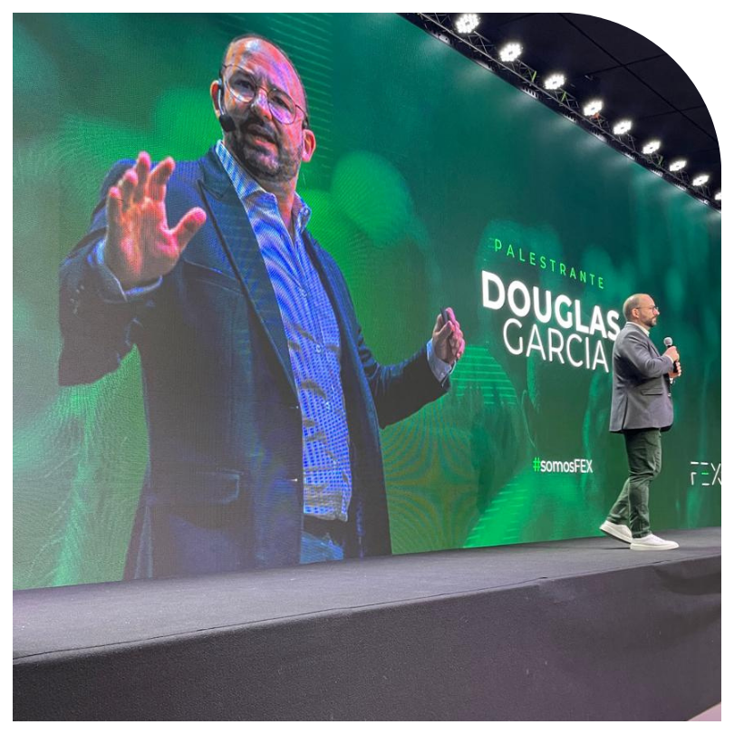 Dr. Douglas Garcia